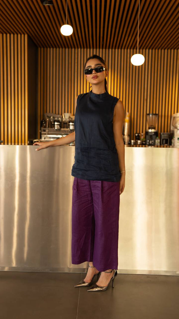 Linen fabric set consisting of a blouse and pants.C:237